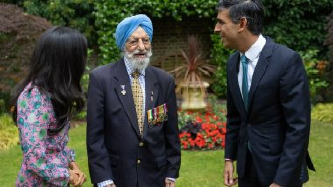 UK PM Sunak honored Indian war veteran Rajindar Singh Dhatt with Points ...